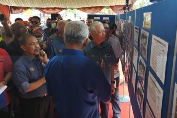 Ismail lawat mangsa pasca banjir di Kampung Iboi - MYKMU.NET Ismail lawat mangsa pasca banjir di Kampung Iboi - MYKMU.NET