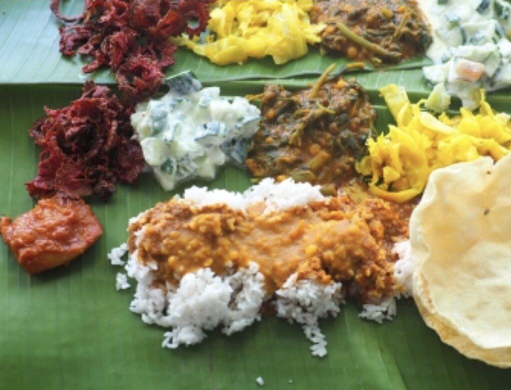 Awesome banana leaf rice at Kari Kepala Ikan Mutiara Damansara - MYKMU.NET