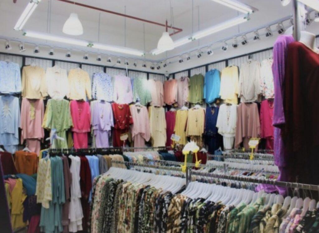 Lubuk 'shopping last minute' baju raya - MYKMU.NET