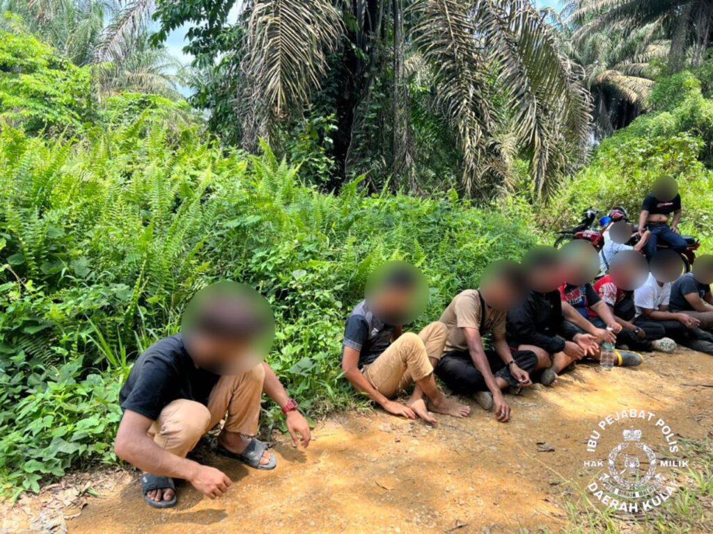Mat rempit mengadu lapar mahu makan juadah raya, ramai-ramai serah diri ...