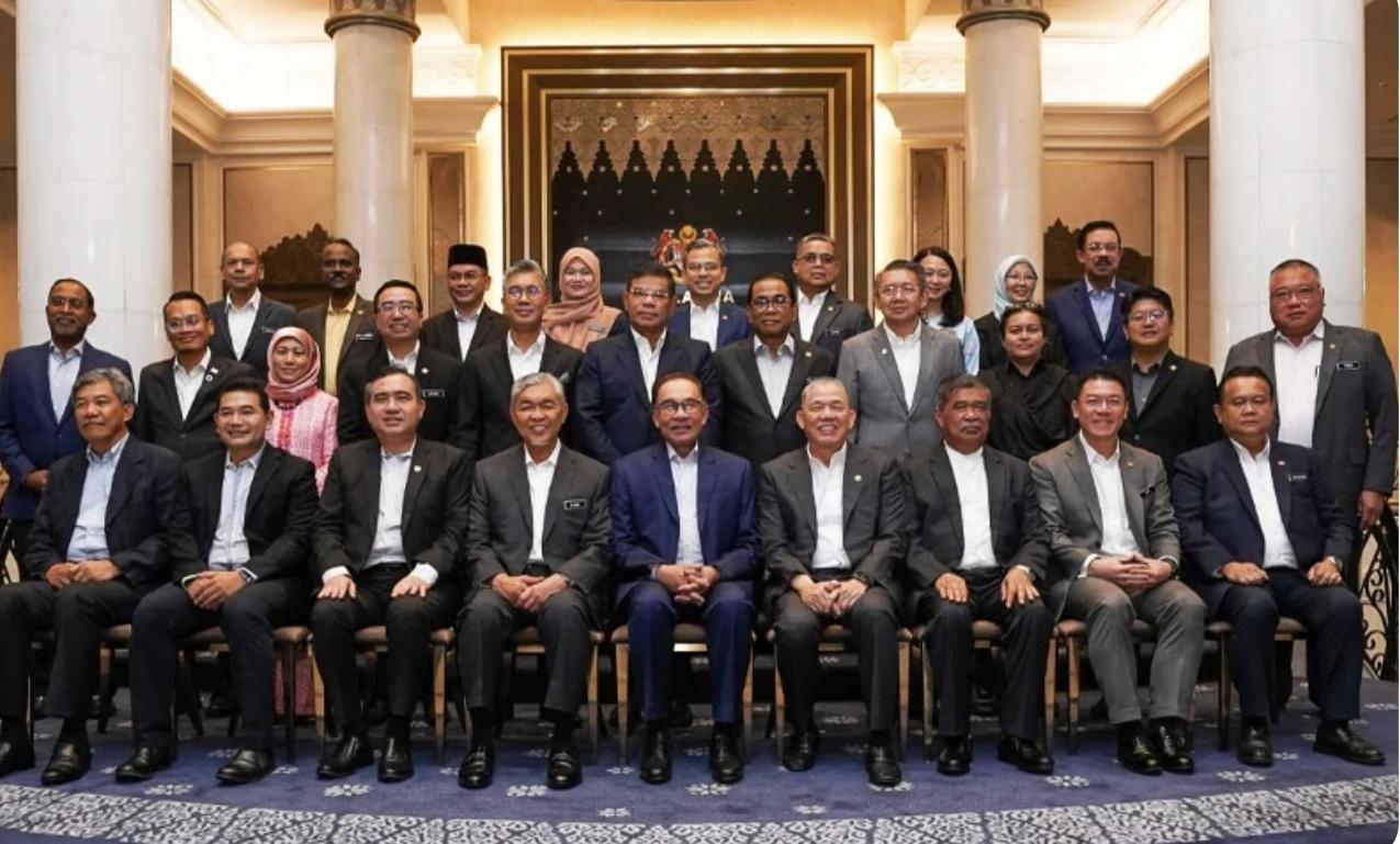 Kini masa singkir ‘kayu mati’ dalam Jemaah Menteri - MYKMU.NET