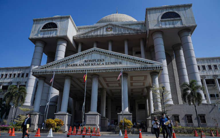Isteri Daim dapat semula pasport ke UK dan Jepun - MYKMU.NET Isteri Daim dapat semula pasport ke UK dan Jepun - MYKMU.NET